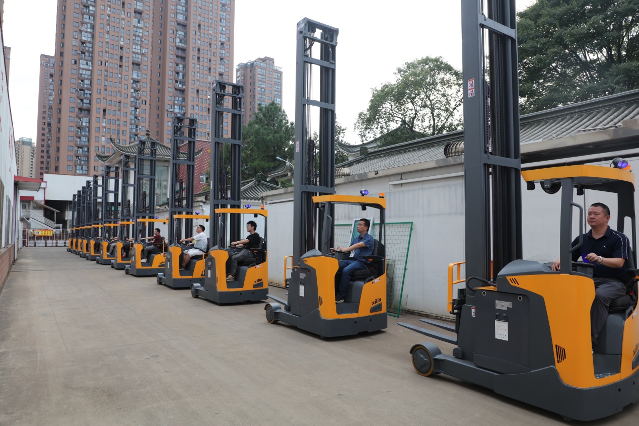 Ningbo Ruyi delivered a batch reach trucks successfully- Ningbo Ruyi ...